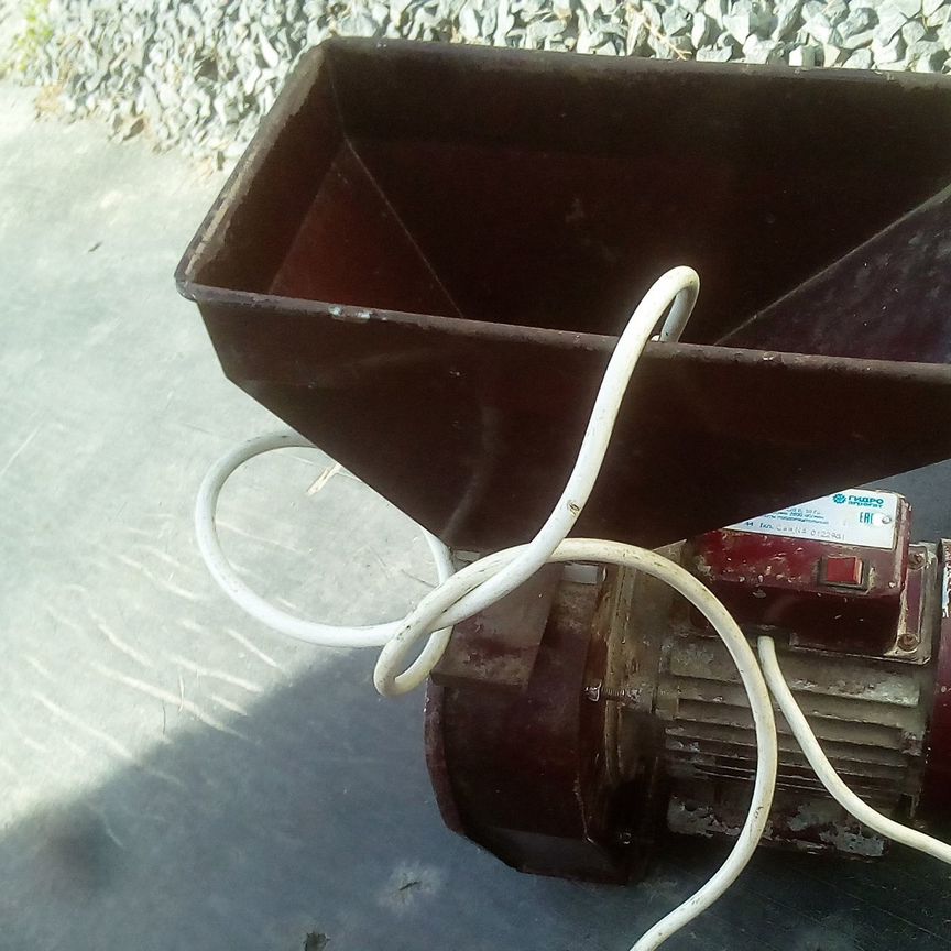 Зернодробилка бу