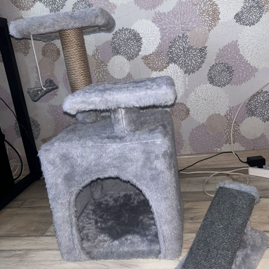 Домик для кошки с когтеточкой новый