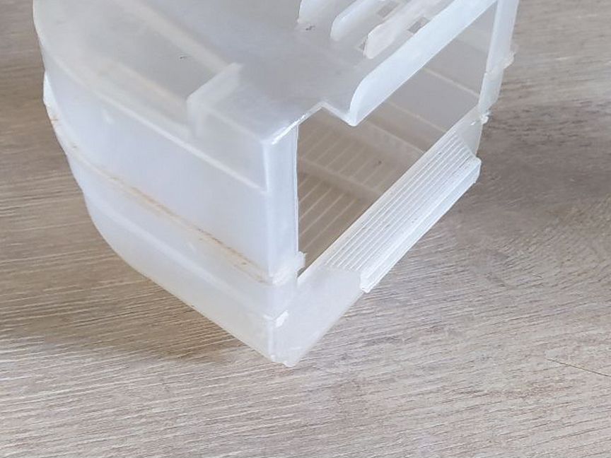 Кормушка купалка на клетку