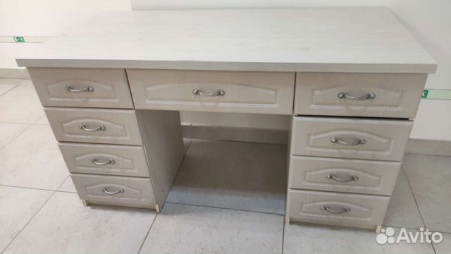 Массивный, удобный письменный стол купить в Перми | Товары для дома и ...