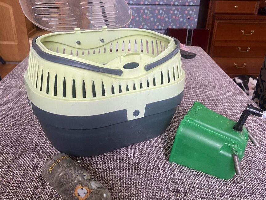 Переноска и поильники