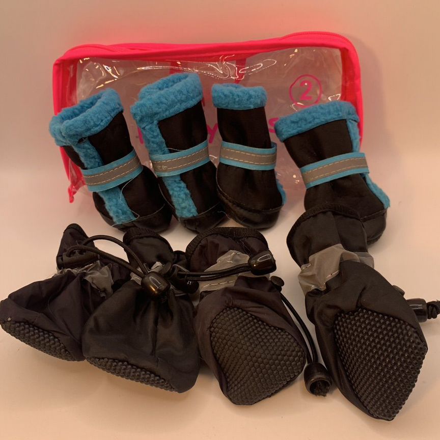 Обувь для маленьких собак зимняя