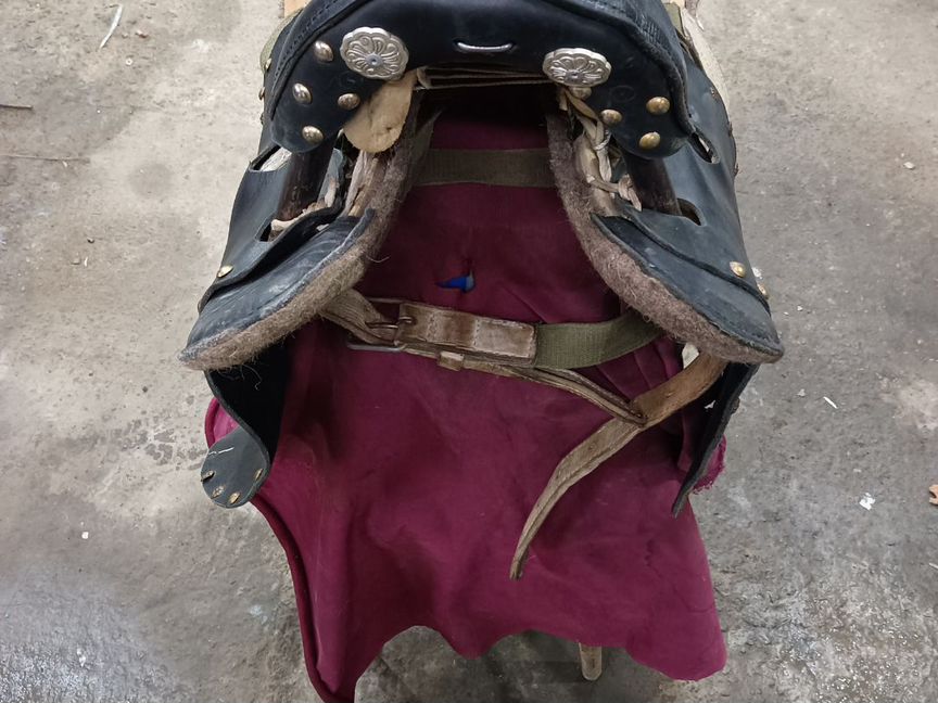 Седло для лошади универсальное