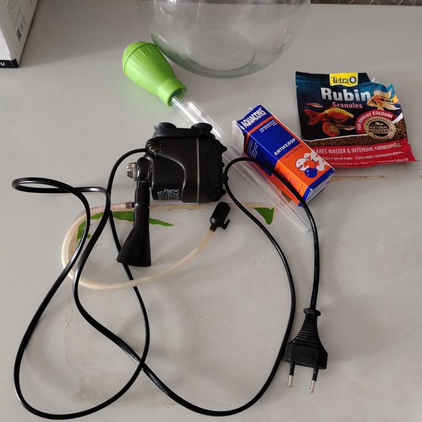 Аквариум и фильтр