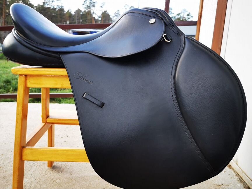 Седло для лошади универсальное