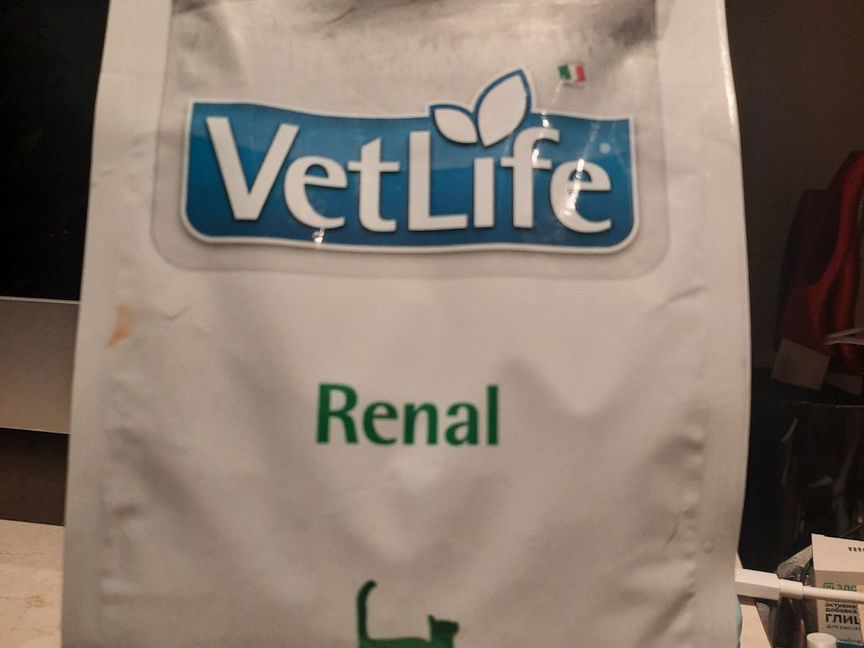 Корм для кошек Vetlife Rinal, Hills k/d