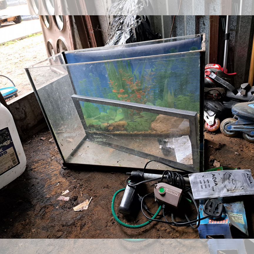 Аквариумы 2 шт