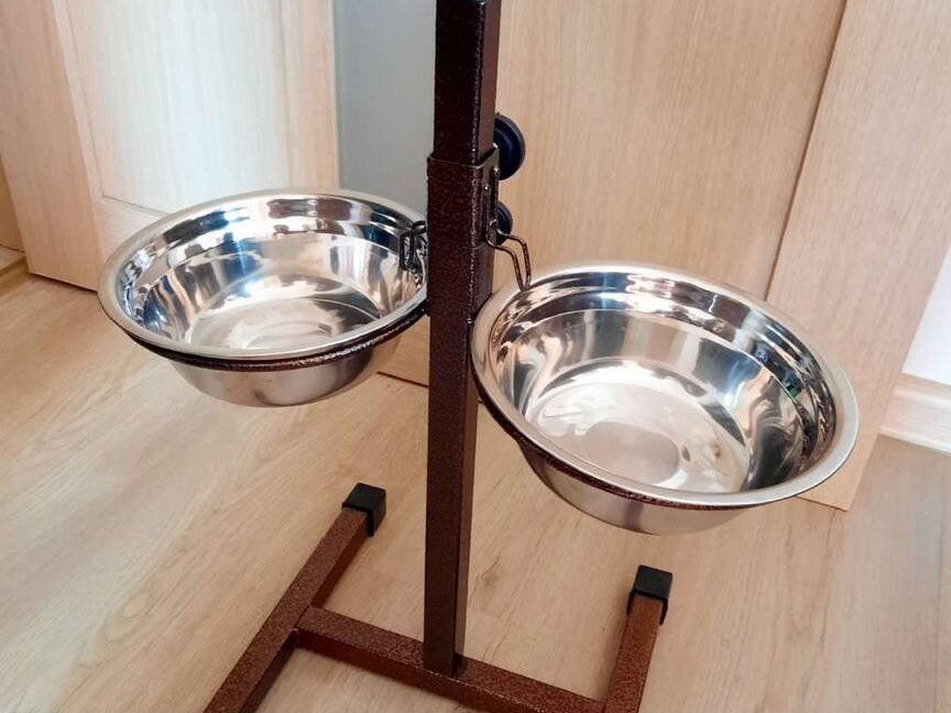 Стойка металлическая с мисками