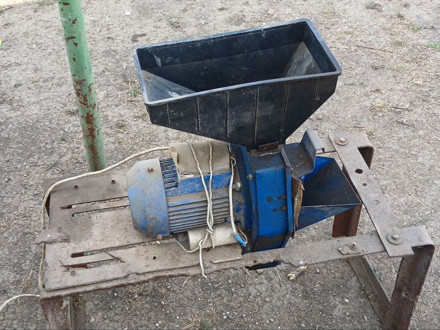 Зернодробилка мельница