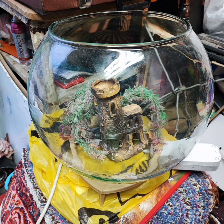 Аквариум с замком круглый