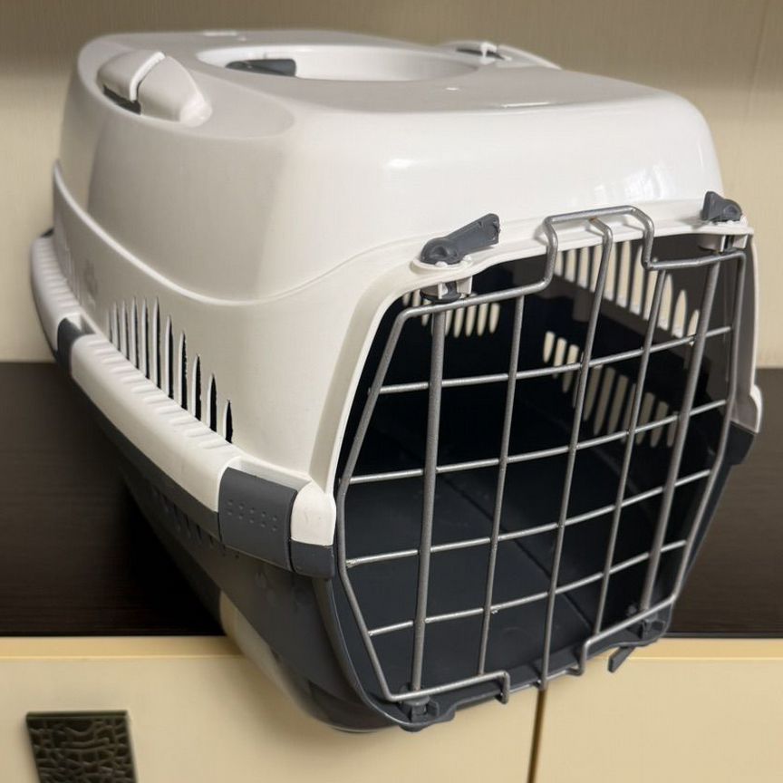 Переноска для животных пластиковая