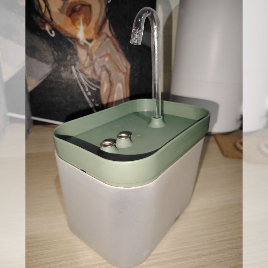 Фонтан поилка для кошек