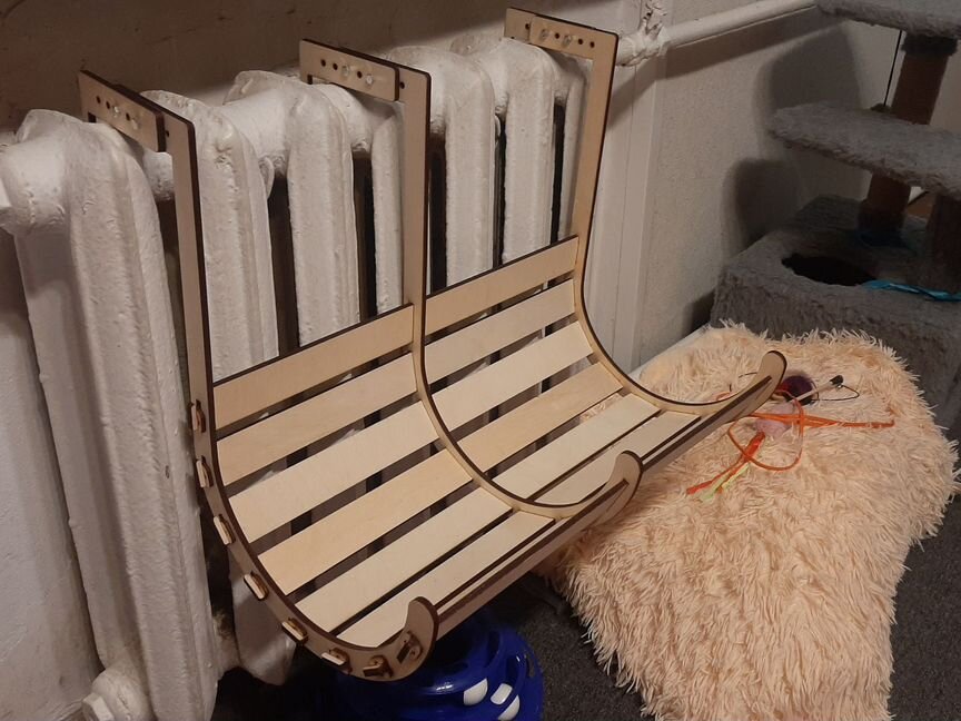 Лежанка для кошек на батарею