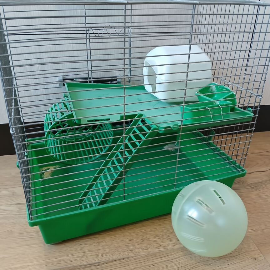 Клетка для хомяка и шар
