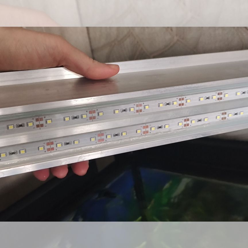 Светодиодный светильник 60 см Зелаква Zelaqua