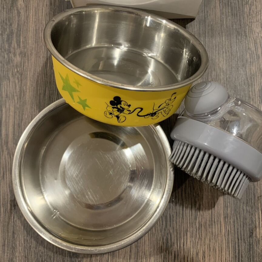 Миски и щетка для мытья