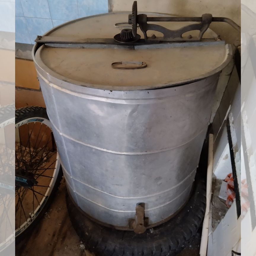 Медогонка 4 рамочная