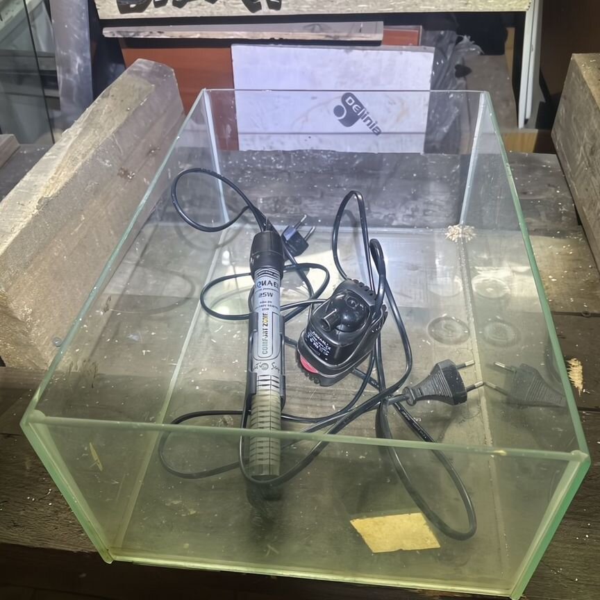 Аквариум с какими то штуками