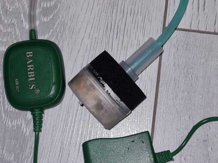 Компрессор с фильтром для маленького аквариума