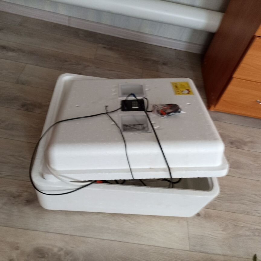 Инкубатор для яиц автоматический