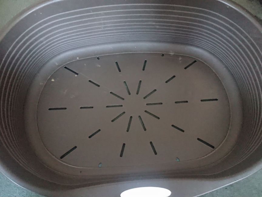 Лежак пластиковый для собаки