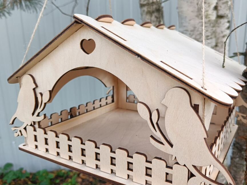 Кормушка для птиц