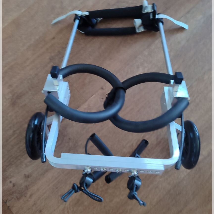 Инвалидная коляска бу для собак