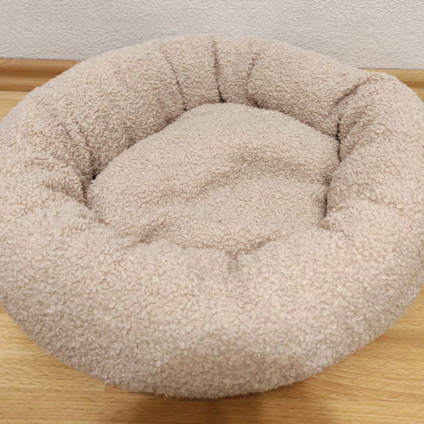 Продам лежанку для кота