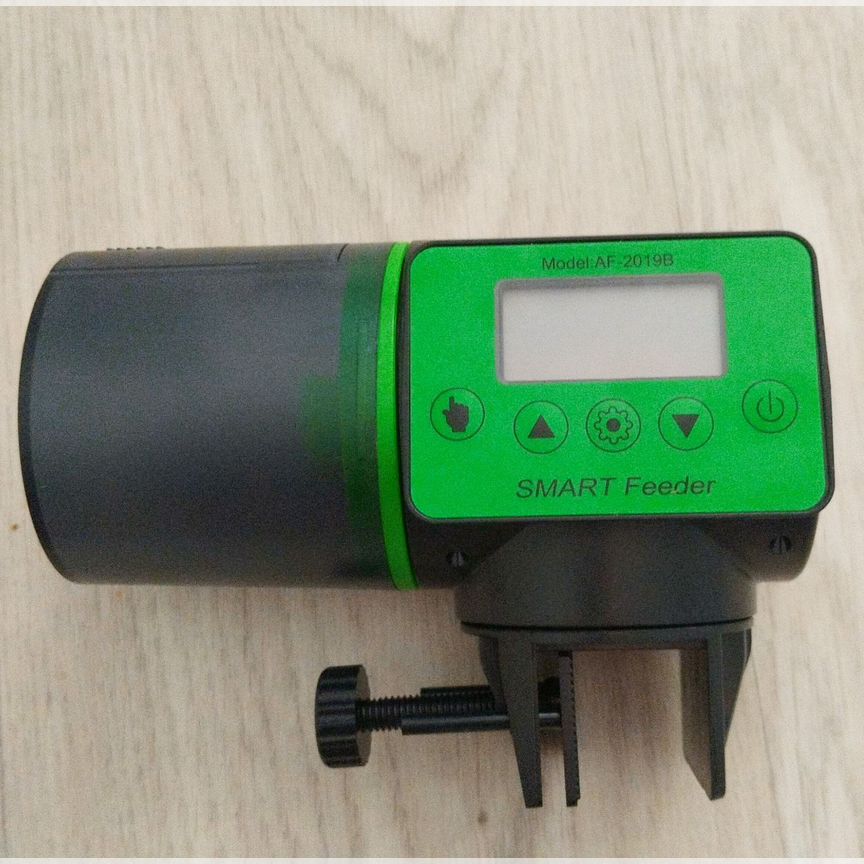 Авто кормушка для рыб