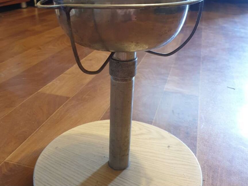 Подставка для мисок