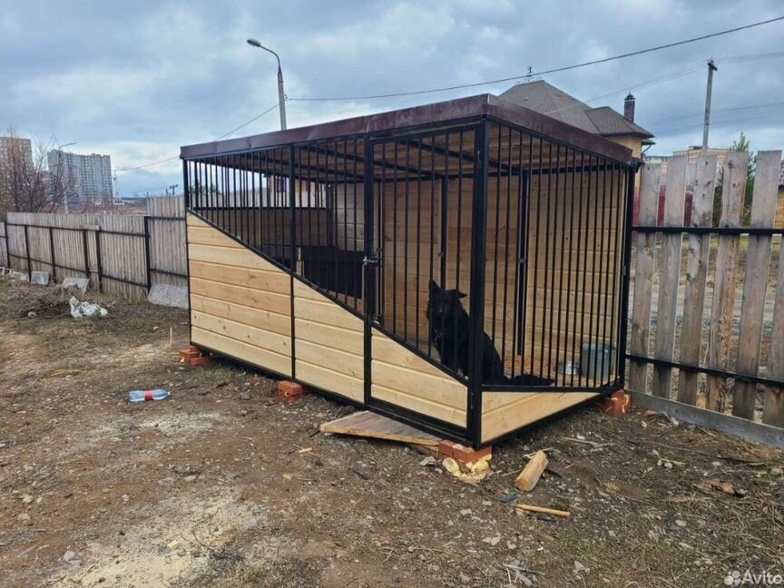 Вольер для собак с будкой, в стиле лофт 2х4м