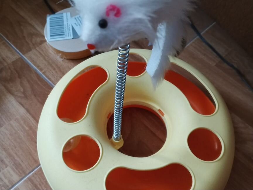 Игрушка для кошки с мышью на пружине