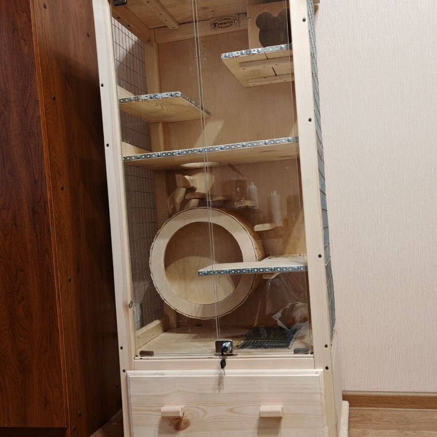 Витрина для шиншилл