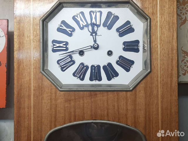 Часы настенные с боем янтарь купить в Туле Хобби и отдых Авито