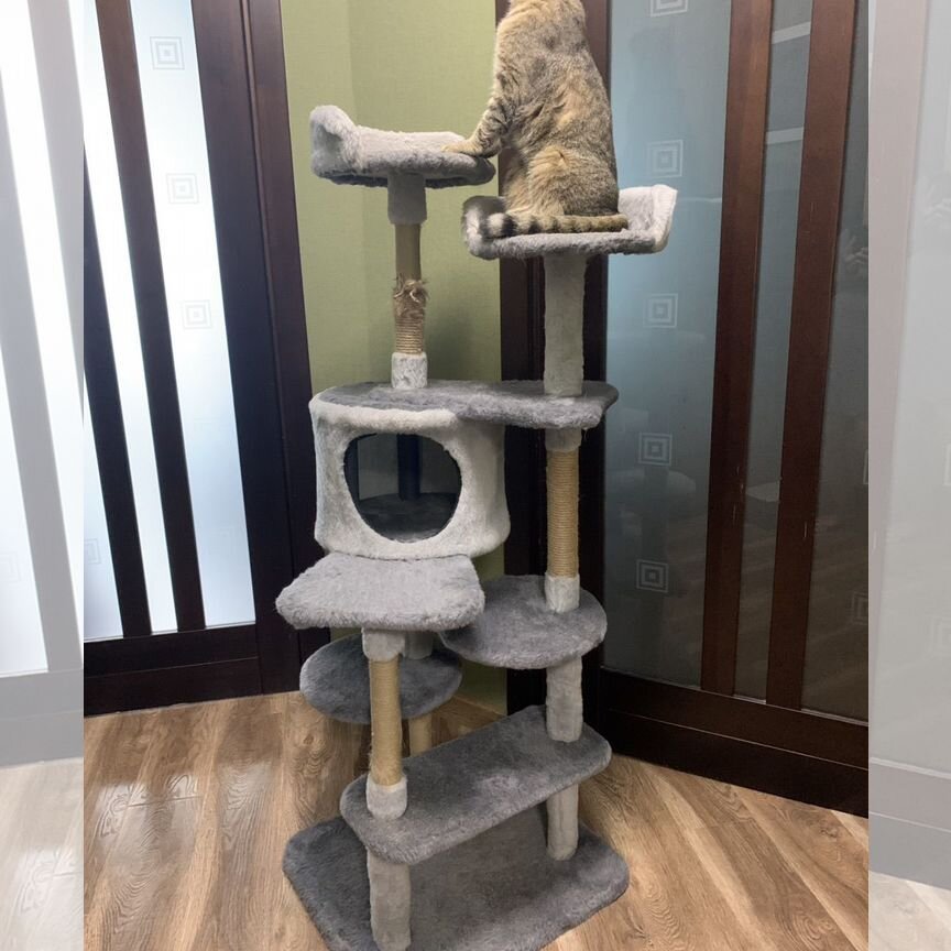 Домик для кошки с когтеточкой высокий