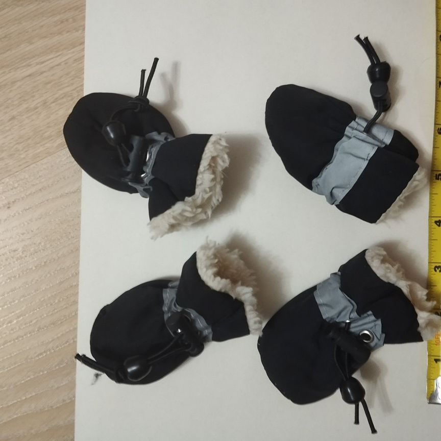 Обувь для маленьких собак зимняя