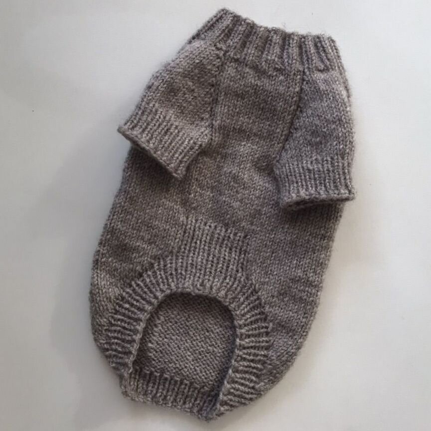 Свитер на маленькую собачку