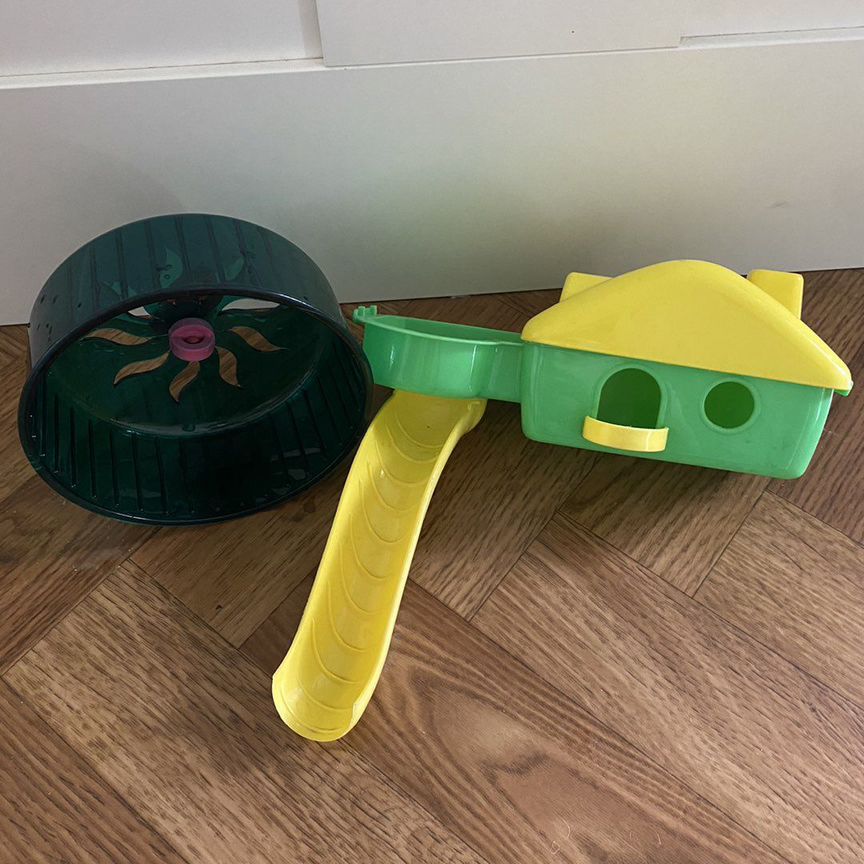 Домик и колесо для хомяка