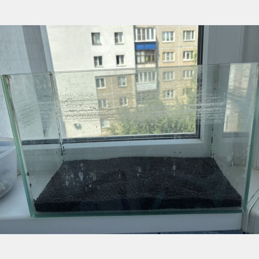 Аквариум с грунтом