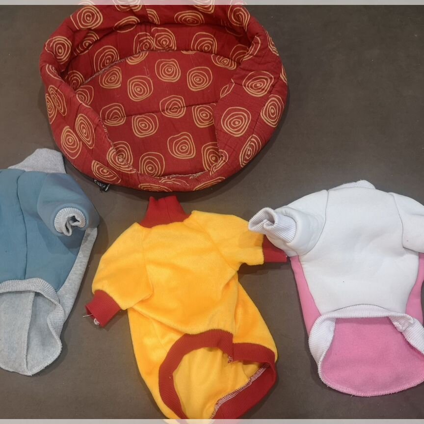 Одежда для кошек и лежак