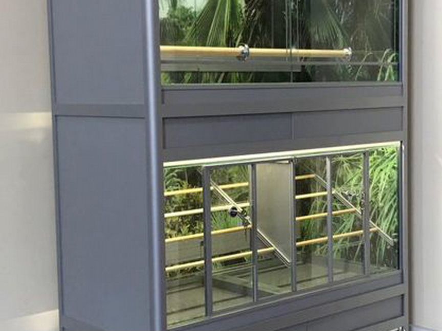 Стойка для животных в зоомагазин зоостойка