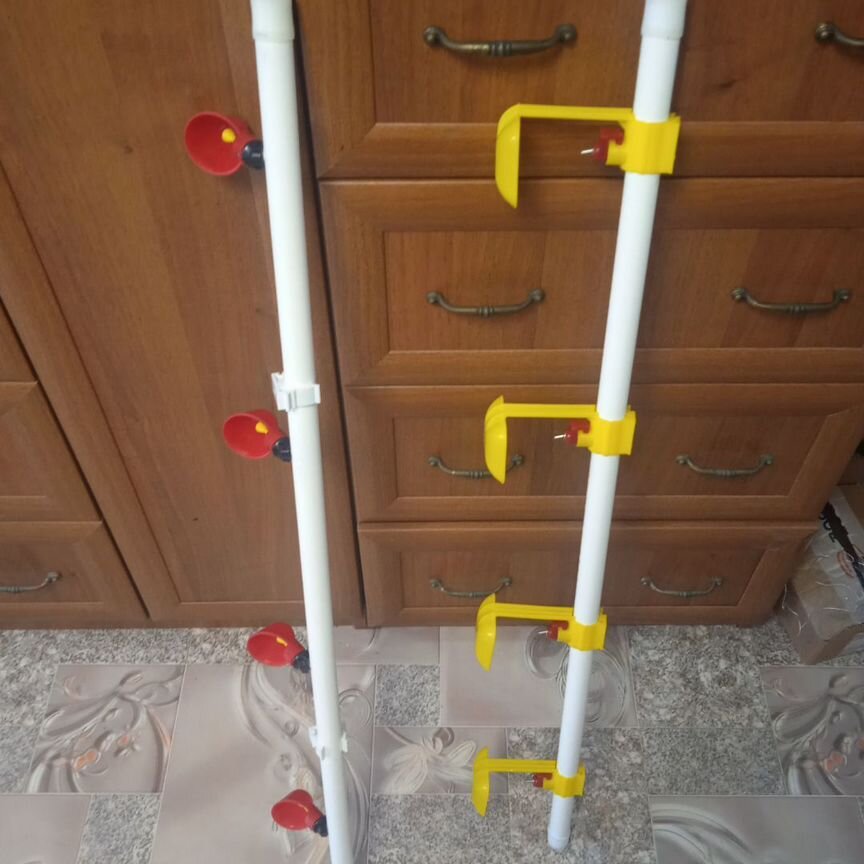 Поилки для птиц., кур и перепелов