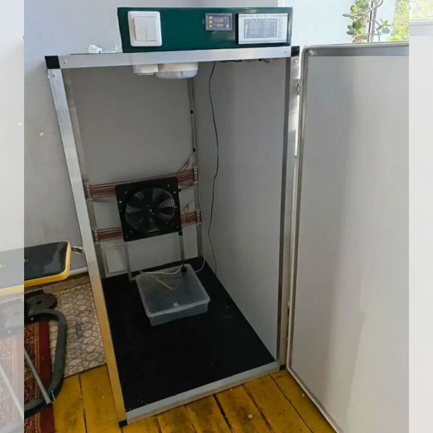 Инкубатор для яиц на 1050 шт