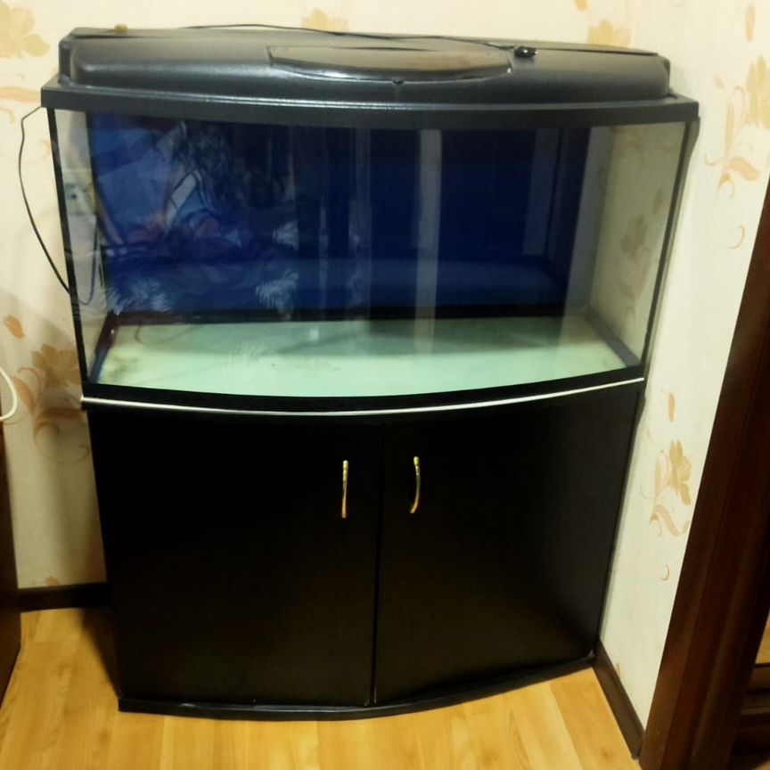 Продам Аквариум с тумбой на 140л