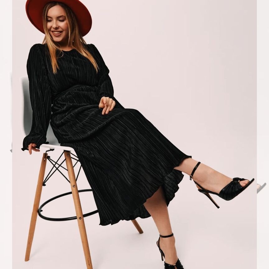 Вечернее чёрное платье