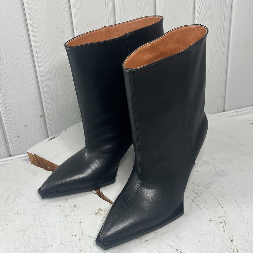 Ботильоны с широким голенищем Эконика Zara