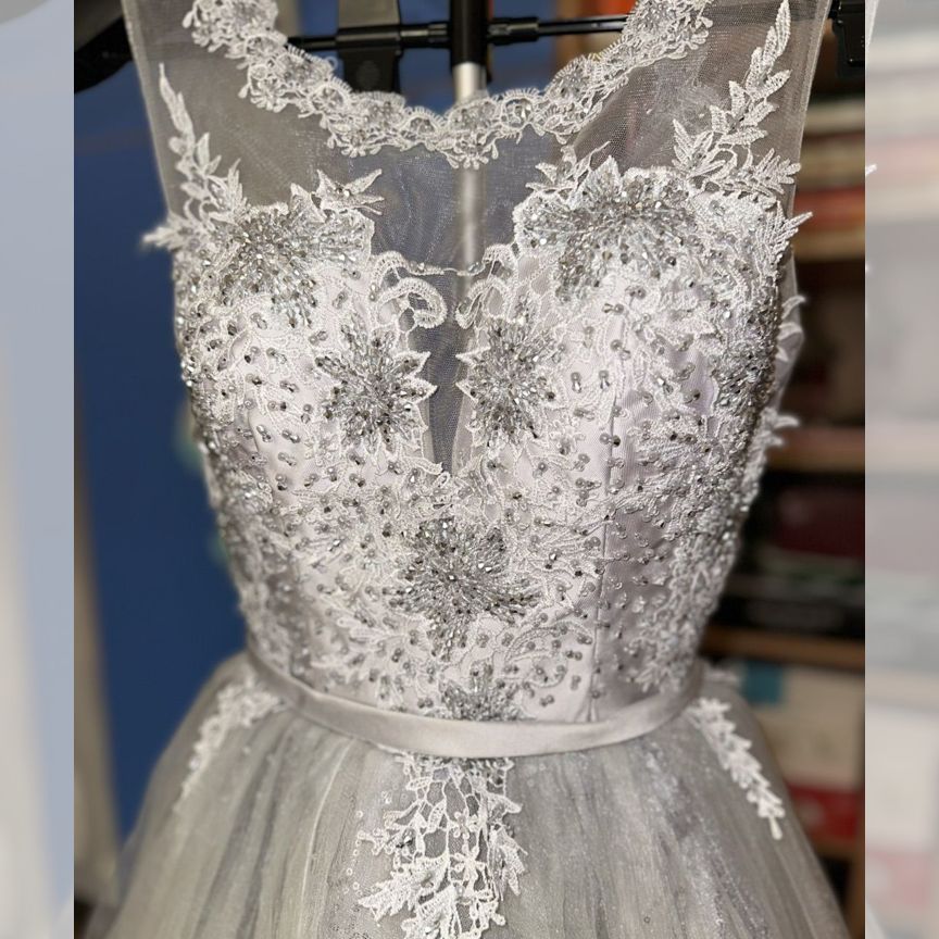 Короткое вечернее платье