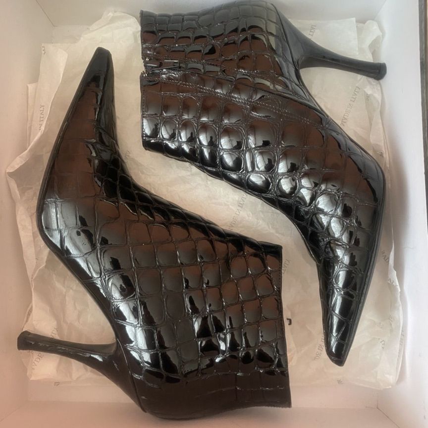 Полусапожки женские 39 размер Nero Nebiloni