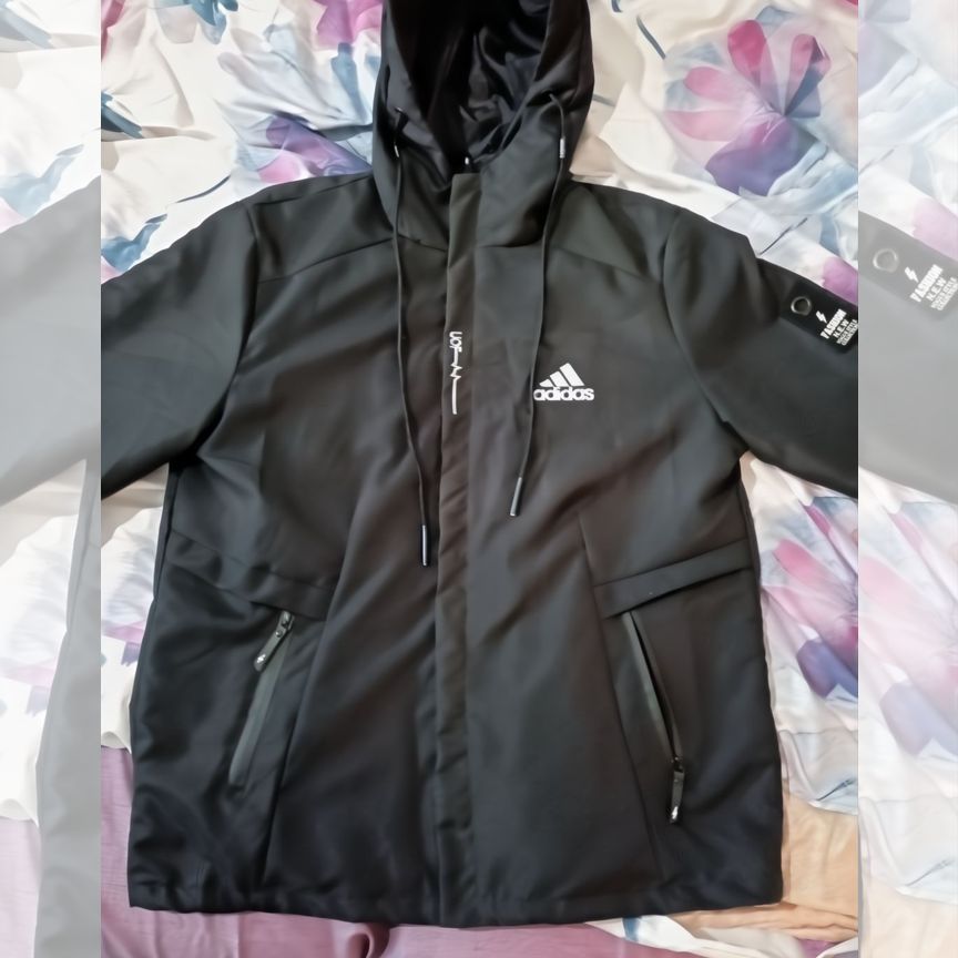 Легкая куртка мужская adidas 52 новая