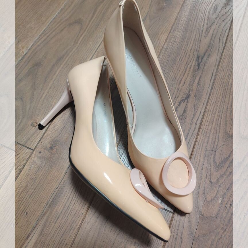 Туфли нюдовые 39-40р